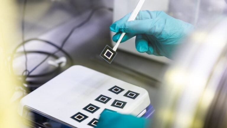 Fraunhofer ISE, KAUST advance perovskite tandem cell passivation in ...